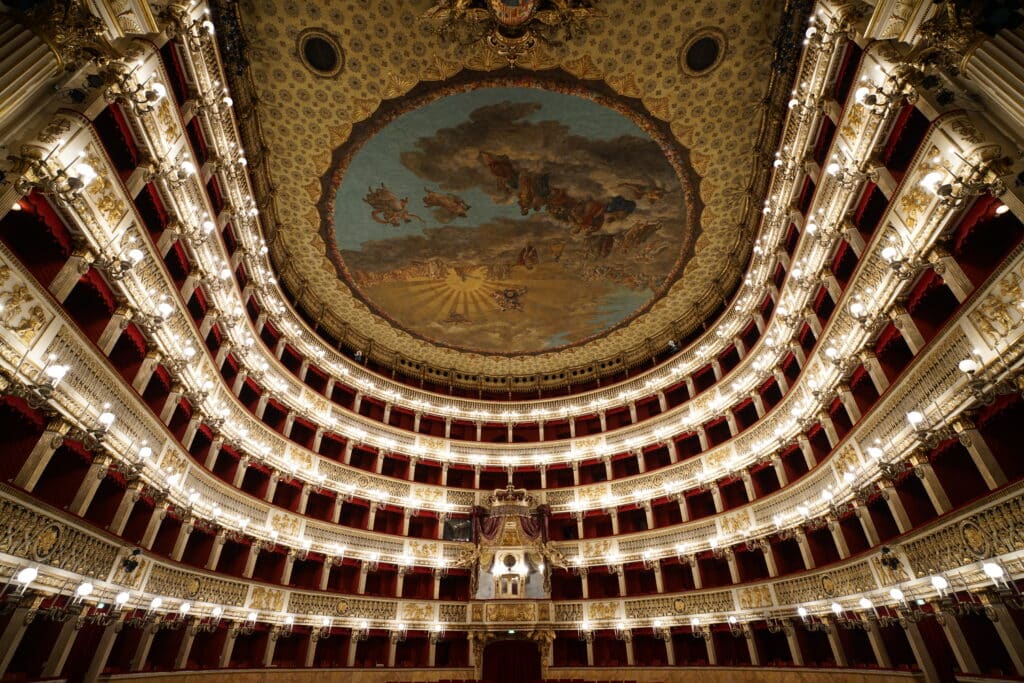 Coup de théâtre au San Carlo de Naples ! - Première Loge