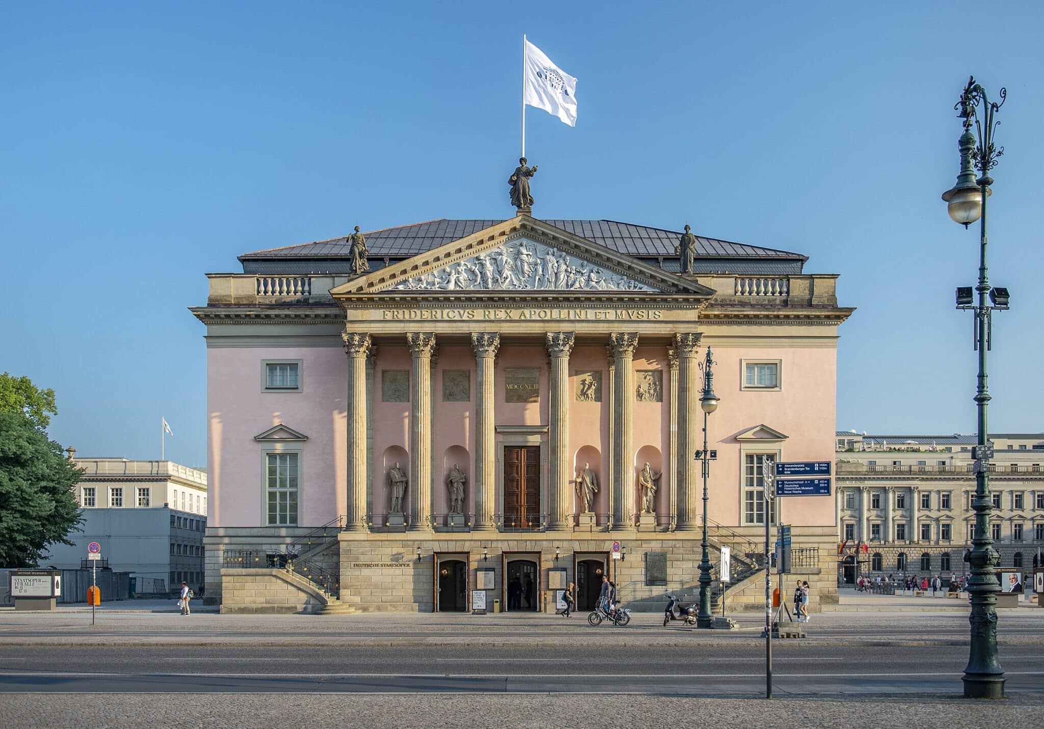 Les opéras du monde –BERLIN : trois opéras dans une capitale - Première ...